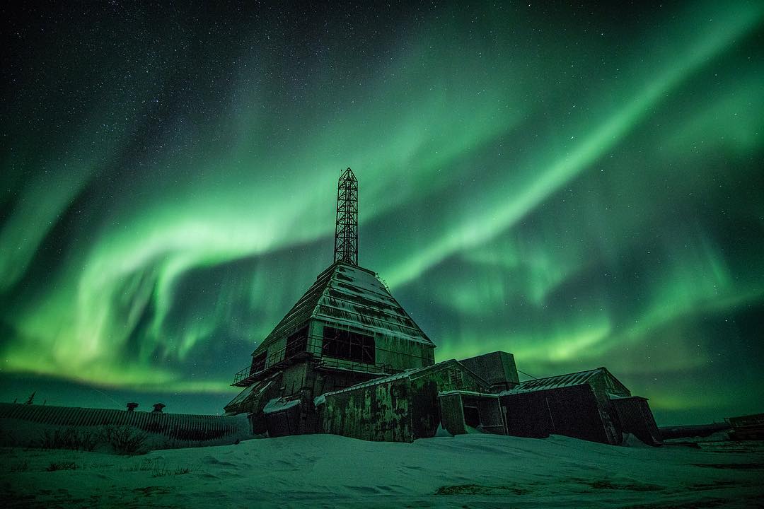 Churchill Aurora Reflections - Churchill Polar Bears