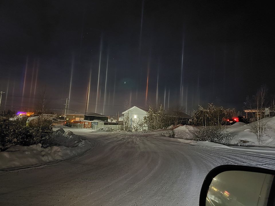 Churchill Weekly Photo - Yellowknife Light Pillars | Churchill Polar Bears
